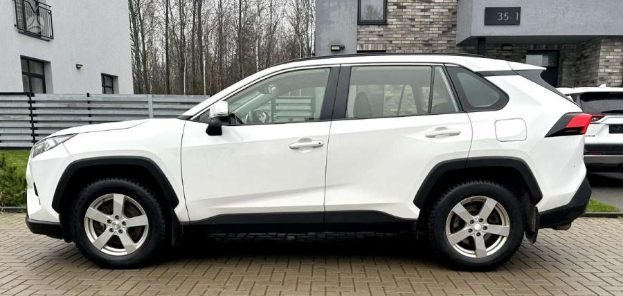 Balts Toyota RAV4 2022 Viļņa, ar dzinēja tilpumu 2.49 L un nobraukumu 265 tūkst. km par 19239 €, foto 11 vietnē AUTOMOTO.COM.LV