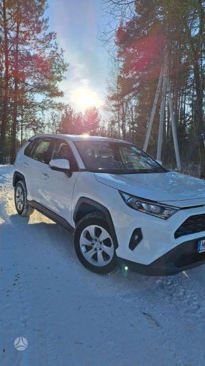 Balts Toyota RAV4 2022 Alīta, ar dzinēja tilpumu 1.99 L un nobraukumu 44 tūkst. km par 23000 €, foto 2 vietnē AUTOMOTO.COM.LV