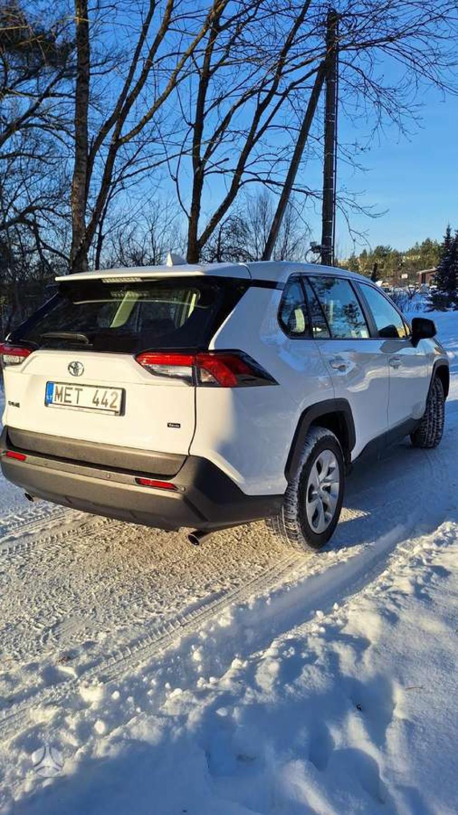 Balts Toyota RAV4 2022 Alīta, ar dzinēja tilpumu 1.99 L un nobraukumu 44 tūkst. km par 23000 €, foto 4 vietnē AUTOMOTO.COM.LV