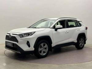 White Toyota RAV4 2022 in Panevezys, with an engine capacity of 1.99 L and mileage of 97 thousand km for 23990 €, photo  on AUTOMOTO.COM.LV