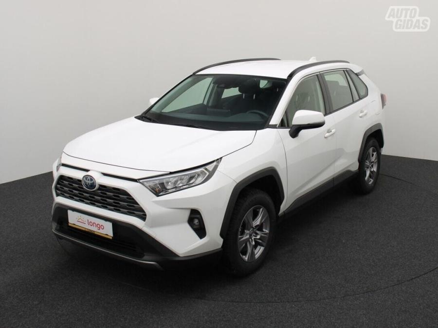 White Toyota RAV4 2022 in Vilnius, with an engine capacity of 2.50 L and mileage of 135 thousand km for 27199 €, photo 1 on AUTOMOTO.COM.LV