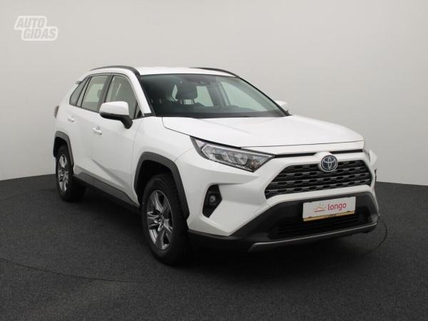 White Toyota RAV4 2022 in Vilnius, with an engine capacity of 2.50 L and mileage of 135 thousand km for 27199 €, photo 10 on AUTOMOTO.COM.LV