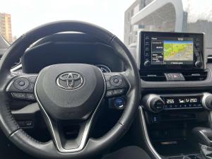 Balts Toyota RAV4 2022 Kauņa, ar dzinēja tilpumu 2.49 L un nobraukumu 208 tūkst. km par 20950 €, foto 30 vietnē AUTOMOTO.COM.LV