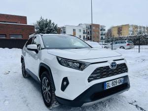 White Toyota RAV4 2022 in Kaunas, with an engine capacity of 2.50 L and mileage of 208 thousand km for 20850 €, photo 6 on AUTOMOTO.COM.LV