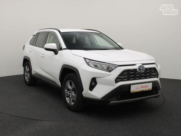 White Toyota RAV4 2022 in Vilnius, with an engine capacity of 2.50 L and mileage of 207 thousand km for 24199 €, photo 10 on AUTOMOTO.COM.LV