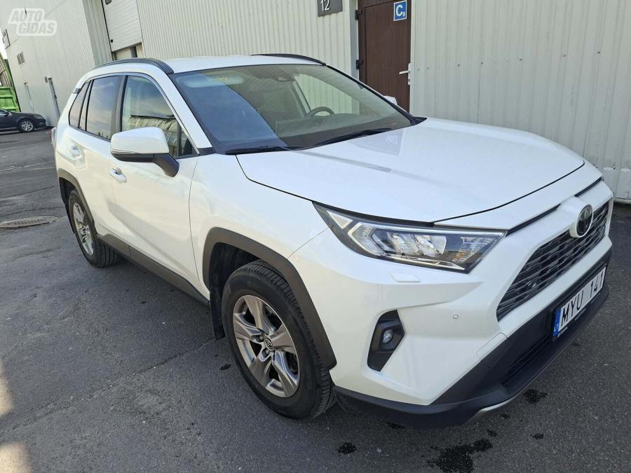 Balts Toyota RAV4 2022 Kauņa, ar dzinēja tilpumu 2.00 L un nobraukumu 57 tūkst. km par 25600 €, foto 5 vietnē AUTOMOTO.COM.LV