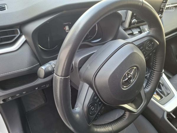 Balts Toyota RAV4 2022 Kauņa, ar dzinēja tilpumu 2.00 L un nobraukumu 57 tūkst. km par 25600 €, foto 7 vietnē AUTOMOTO.COM.LV