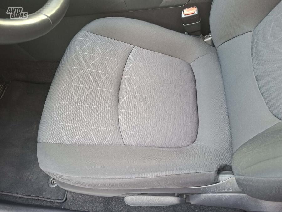 Balts Toyota RAV4 2022 Kauņa, ar dzinēja tilpumu 2.00 L un nobraukumu 57 tūkst. km par 25600 €, foto 10 vietnē AUTOMOTO.COM.LV