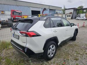 Balts Toyota RAV4 2022 Panevēža, ar dzinēja tilpumu 2.49 L un nobraukumu 125 tūkst. km par 18300 €, foto 4 vietnē AUTOMOTO.COM.LV