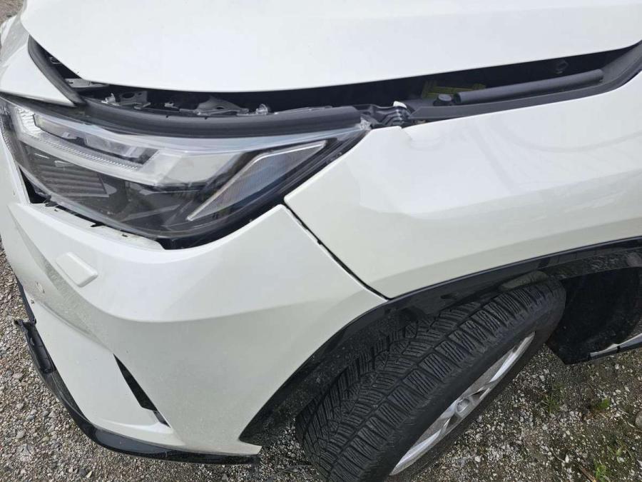 Balts Toyota RAV4 2022 Panevēža, ar dzinēja tilpumu 2.49 L un nobraukumu 125 tūkst. km par 18300 €, foto 6 vietnē AUTOMOTO.COM.LV