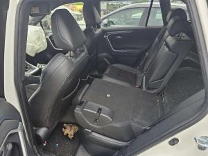 Balts Toyota RAV4 2022 Panevēža, ar dzinēja tilpumu 2.49 L un nobraukumu 125 tūkst. km par 18300 €, foto 14 vietnē AUTOMOTO.COM.LV