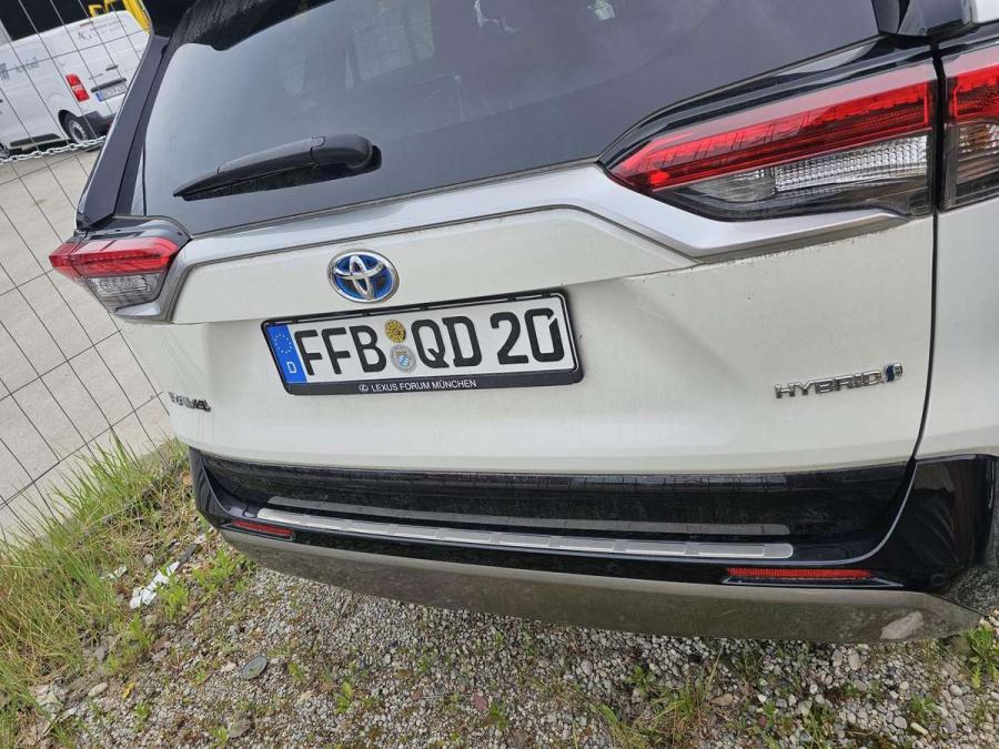 Balts Toyota RAV4 2022 Panevēža, ar dzinēja tilpumu 2.49 L un nobraukumu 125 tūkst. km par 18300 €, foto 15 vietnē AUTOMOTO.COM.LV