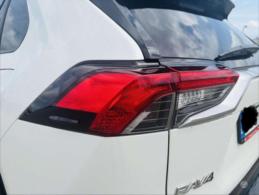 Balts Toyota RAV4 2022 Viļņa, ar dzinēja tilpumu 2.49 L un nobraukumu 105 tūkst. km par 31650 €, foto 9 vietnē AUTOMOTO.COM.LV