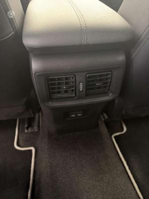White Toyota RAV4 2022 in Panevezys, with an engine capacity of 2.49 L and mileage of 210 thousand km for 25990 €, photo 14 on AUTOMOTO.COM.LV