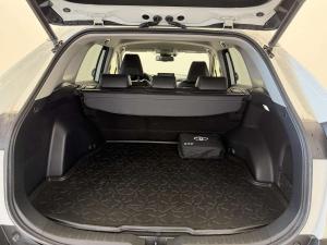 White Toyota RAV4 2022 in Panevezys, with an engine capacity of 2.49 L and mileage of 210 thousand km for 25990 €, photo 15 on AUTOMOTO.COM.LV