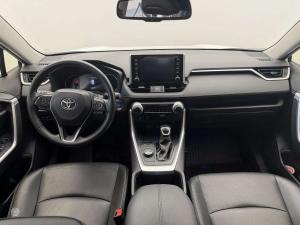 White Toyota RAV4 2022 in Panevezys, with an engine capacity of 2.49 L and mileage of 210 thousand km for 25990 €, photo 20 on AUTOMOTO.COM.LV