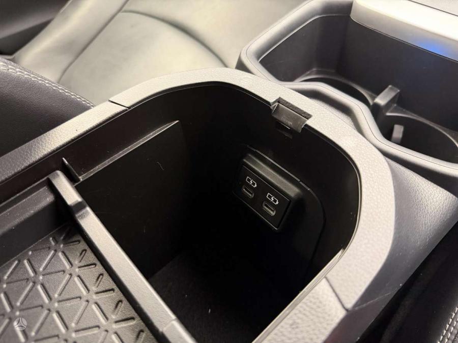 White Toyota RAV4 2022 in Panevezys, with an engine capacity of 2.49 L and mileage of 210 thousand km for 25990 €, photo 31 on AUTOMOTO.COM.LV