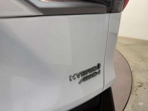 White Toyota RAV4 2022 in Panevezys, with an engine capacity of 2.49 L and mileage of 210 thousand km for 25990 €, photo 47 on AUTOMOTO.COM.LV