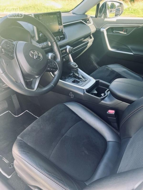 Balts Toyota RAV4 2022 Kauņa, ar dzinēja tilpumu 2.50 L un nobraukumu 42 tūkst. km par 31500 €, foto 7 vietnē AUTOMOTO.COM.LV