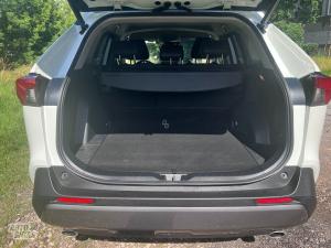 Balts Toyota RAV4 2022 Kauņa, ar dzinēja tilpumu 2.50 L un nobraukumu 42 tūkst. km par 31500 €, foto 10 vietnē AUTOMOTO.COM.LV