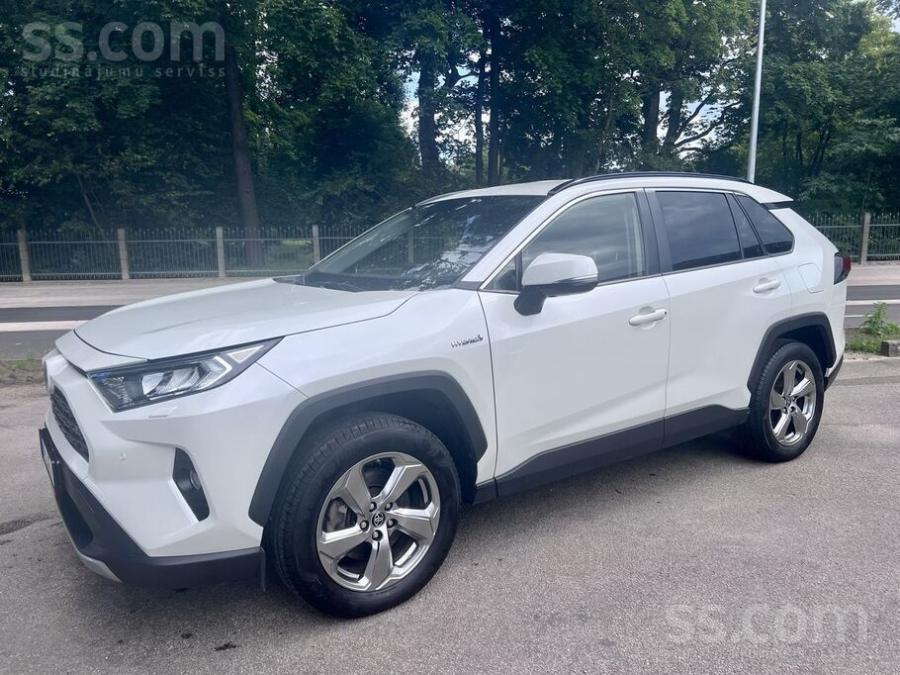 Balts Toyota RAV4 2022 Rīga, ar dzinēja tilpumu 2.50 L un nobraukumu 42 tūkst. km par 29900 €, foto 4 vietnē AUTOMOTO.COM.LV