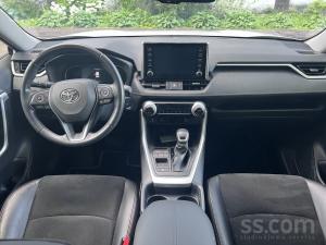 Balts Toyota RAV4 2022 Rīga, ar dzinēja tilpumu 2.50 L un nobraukumu 42 tūkst. km par 29900 €, foto 7 vietnē AUTOMOTO.COM.LV