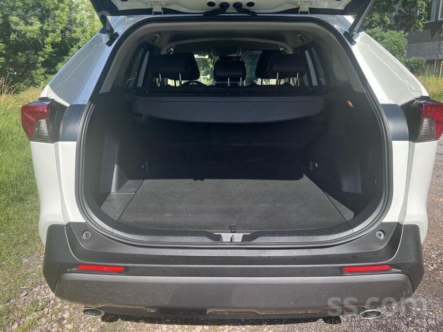 Balts Toyota RAV4 2022 Rīga, ar dzinēja tilpumu 2.50 L un nobraukumu 42 tūkst. km par 29900 €, foto 9 vietnē AUTOMOTO.COM.LV