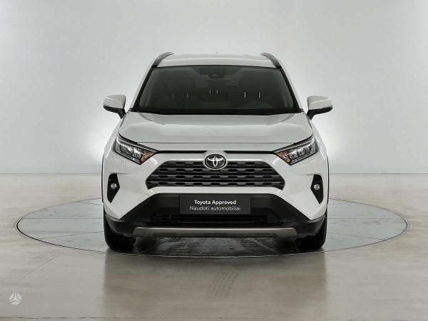 White Toyota RAV4 2022 in Vilnius, with an engine capacity of 1.99 L and mileage of 87 thousand km for 23900 €, photo 5 on AUTOMOTO.COM.LV