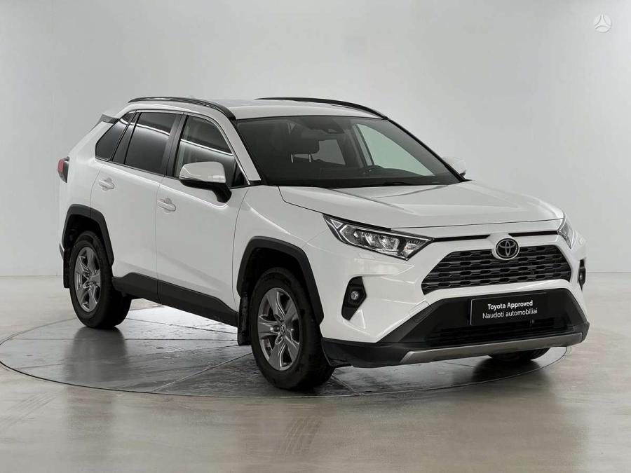 White Toyota RAV4 2022 in Vilnius, with an engine capacity of 1.99 L and mileage of 87 thousand km for 23900 €, photo 19 on AUTOMOTO.COM.LV