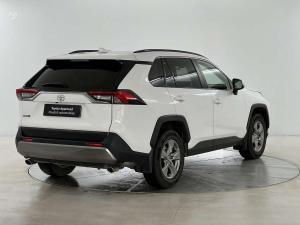 White Toyota RAV4 2022 in Vilnius, with an engine capacity of 1.99 L and mileage of 87 thousand km for 23900 €, photo 21 on AUTOMOTO.COM.LV