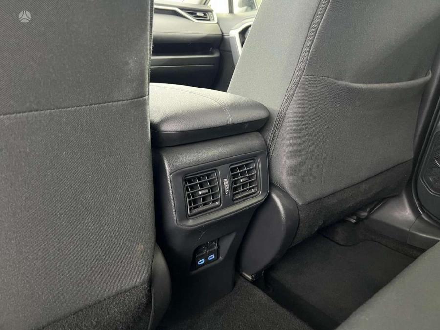 White Toyota RAV4 2022 in Vilnius, with an engine capacity of 1.99 L and mileage of 87 thousand km for 23900 €, photo 27 on AUTOMOTO.COM.LV