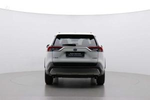 White Toyota RAV4 2022 in Vilnius, with an engine capacity of 2.49 L and mileage of 94 thousand km for 31900 €, photo 6 on AUTOMOTO.COM.LV