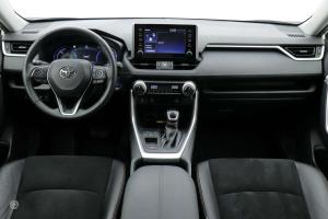 White Toyota RAV4 2022 in Vilnius, with an engine capacity of 2.49 L and mileage of 94 thousand km for 31900 €, photo 8 on AUTOMOTO.COM.LV