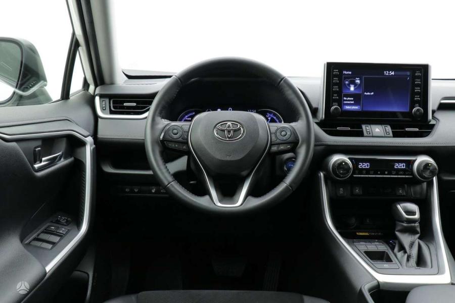White Toyota RAV4 2022 in Vilnius, with an engine capacity of 2.49 L and mileage of 94 thousand km for 31900 €, photo 9 on AUTOMOTO.COM.LV