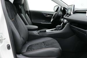 White Toyota RAV4 2022 in Vilnius, with an engine capacity of 2.49 L and mileage of 94 thousand km for 31900 €, photo 10 on AUTOMOTO.COM.LV