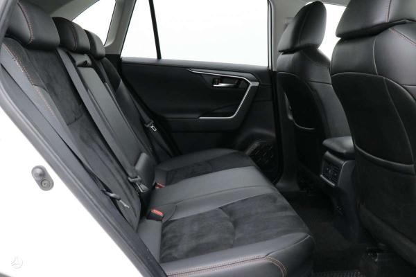 Balts Toyota RAV4 2022 Viļņa, ar dzinēja tilpumu 2.49 L un nobraukumu 94 tūkst. km par 31900 €, foto 11 vietnē AUTOMOTO.COM.LV