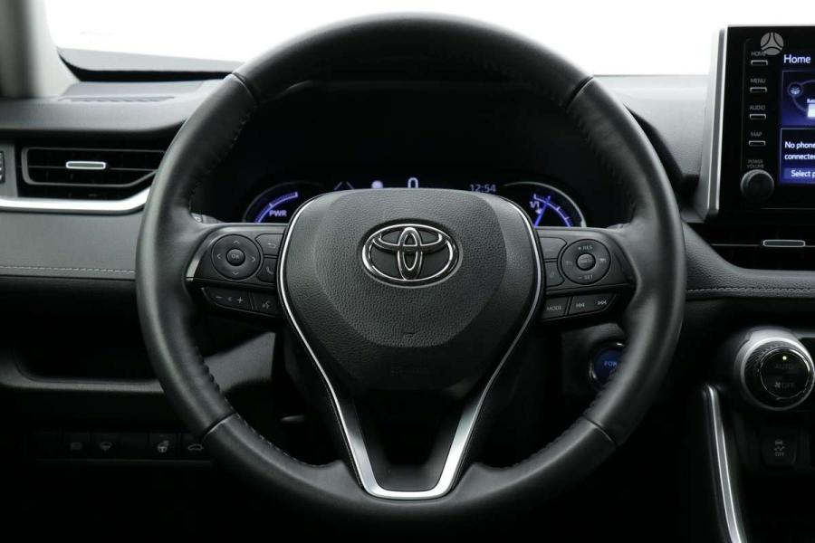 White Toyota RAV4 2022 in Vilnius, with an engine capacity of 2.49 L and mileage of 94 thousand km for 31900 €, photo 14 on AUTOMOTO.COM.LV