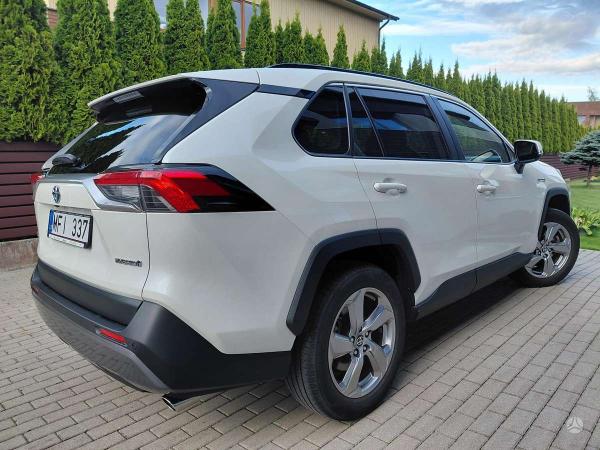Тойота РАВ 4 2022 в Вильнюс на AUTOMOTO.COM.LV Белый Тойота РАВ 4 2022 в Вильнюс, объемом двигателя 2.49 л и пробегом 71 тыс. км за 32000 €, фото 1 на AUTOMOTO.COM.LV