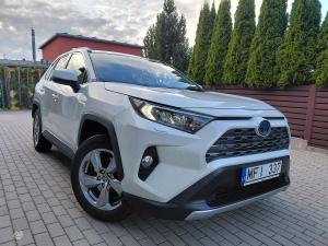 White Toyota RAV4 2022 in Vilnius, with an engine capacity of 2.49 L and mileage of 71 thousand km for 32000 €, photo 9 on AUTOMOTO.COM.LV