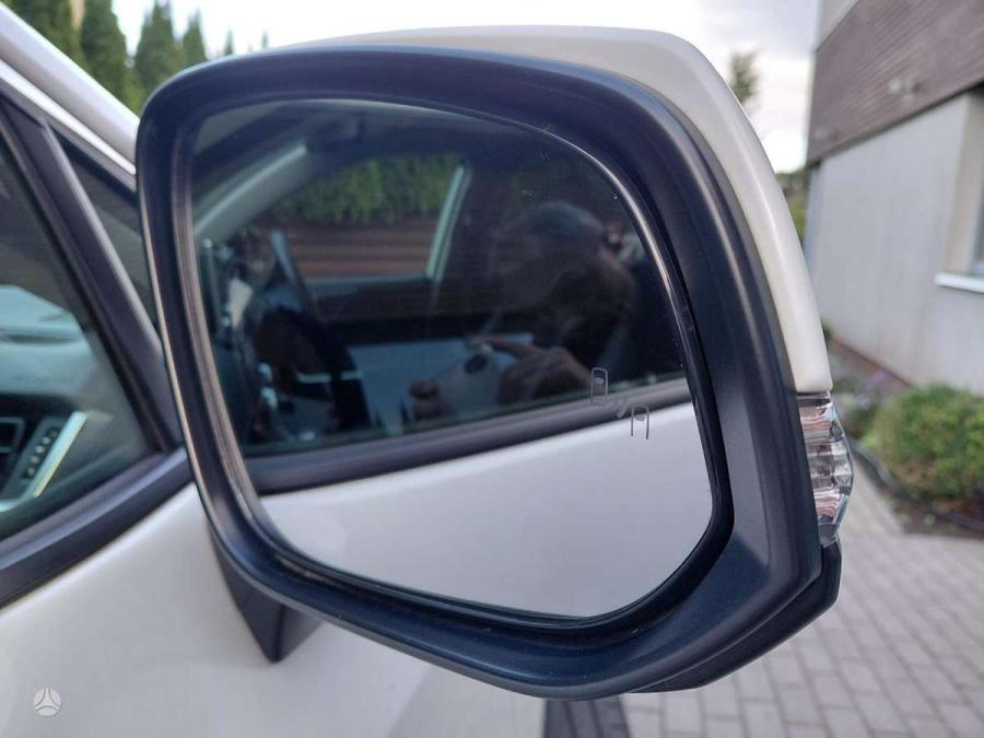 White Toyota RAV4 2022 in Vilnius, with an engine capacity of 2.49 L and mileage of 71 thousand km for 32000 €, photo 14 on AUTOMOTO.COM.LV