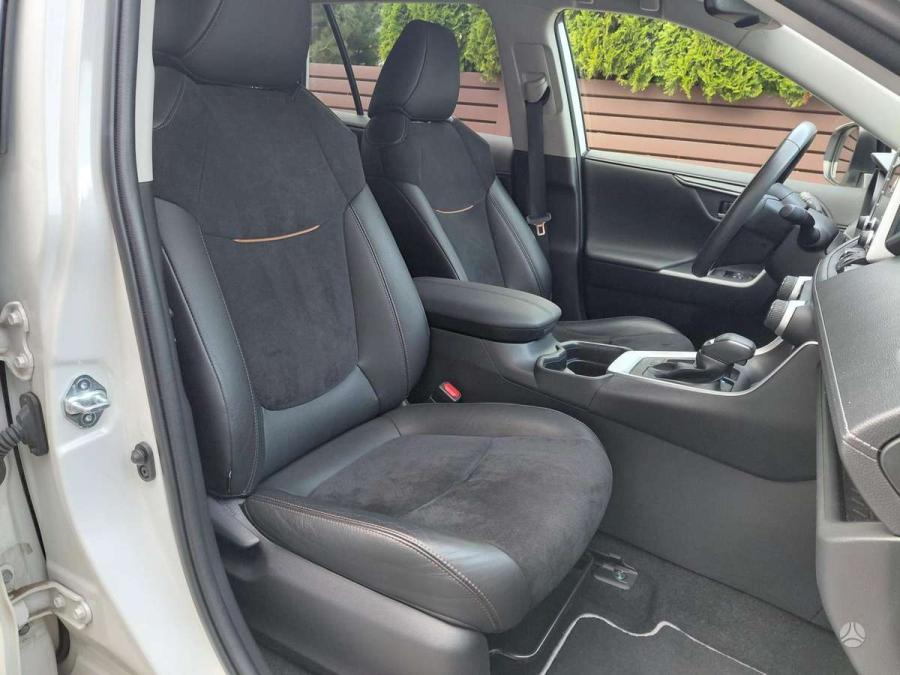 White Toyota RAV4 2022 in Vilnius, with an engine capacity of 2.49 L and mileage of 71 thousand km for 32000 €, photo 20 on AUTOMOTO.COM.LV