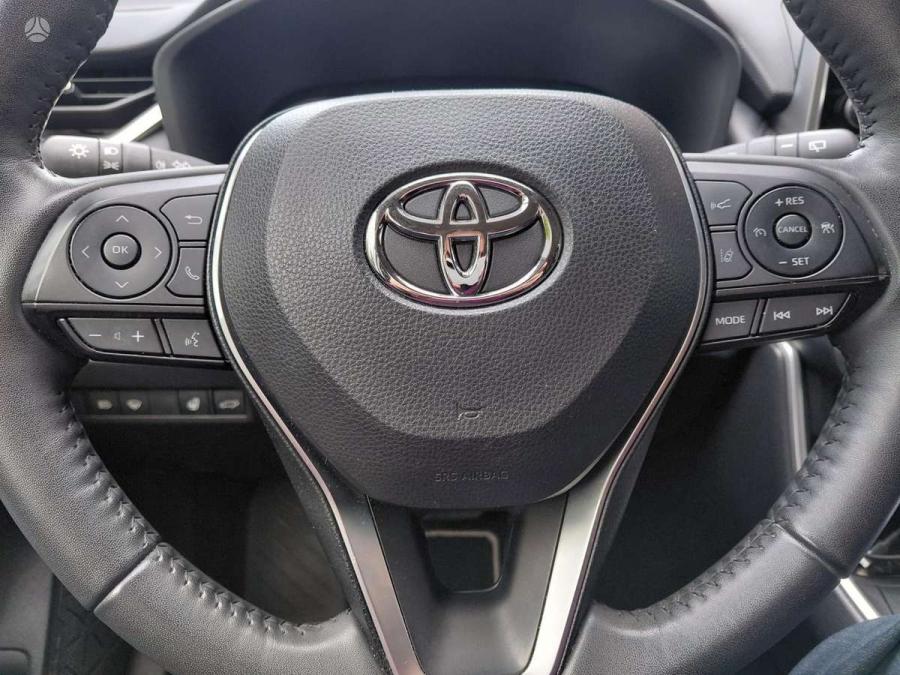 White Toyota RAV4 2022 in Vilnius, with an engine capacity of 2.49 L and mileage of 71 thousand km for 32000 €, photo 24 on AUTOMOTO.COM.LV