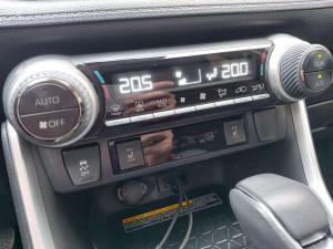 White Toyota RAV4 2022 in Vilnius, with an engine capacity of 2.49 L and mileage of 71 thousand km for 32000 €, photo 27 on AUTOMOTO.COM.LV