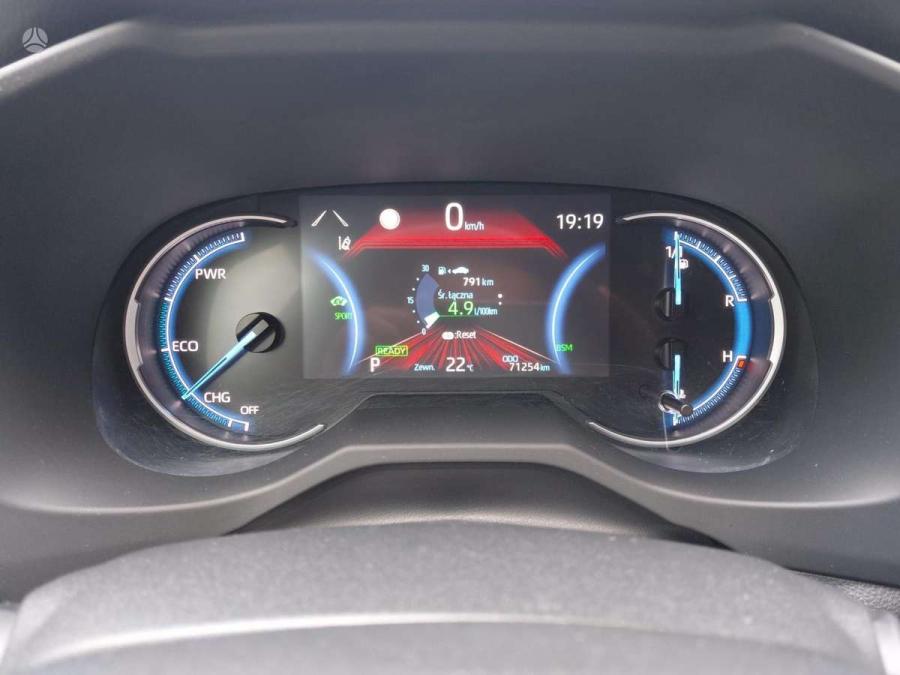 White Toyota RAV4 2022 in Vilnius, with an engine capacity of 2.49 L and mileage of 71 thousand km for 32000 €, photo 29 on AUTOMOTO.COM.LV