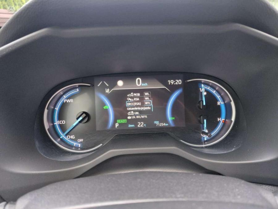 White Toyota RAV4 2022 in Vilnius, with an engine capacity of 2.49 L and mileage of 71 thousand km for 32000 €, photo 32 on AUTOMOTO.COM.LV