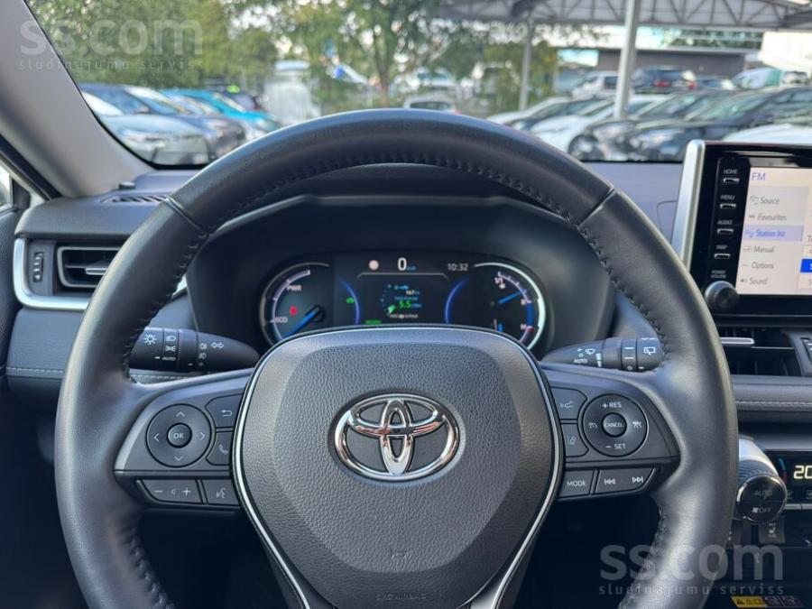 White Toyota RAV4 2022 in Riga, with an engine capacity of 2.50 L and mileage of 77 thousand km for 28450 €, photo 12 on AUTOMOTO.COM.LV