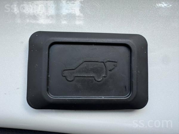 Toyota RAV4 2022 Rīga vietnē Balts Toyota RAV4 2022 Rīga, ar dzinēja tilpumu 2.50 L un nobraukumu 77 tūkst. km par 28450 €, foto 11 vietnē AUTOMOTO.COM.LV