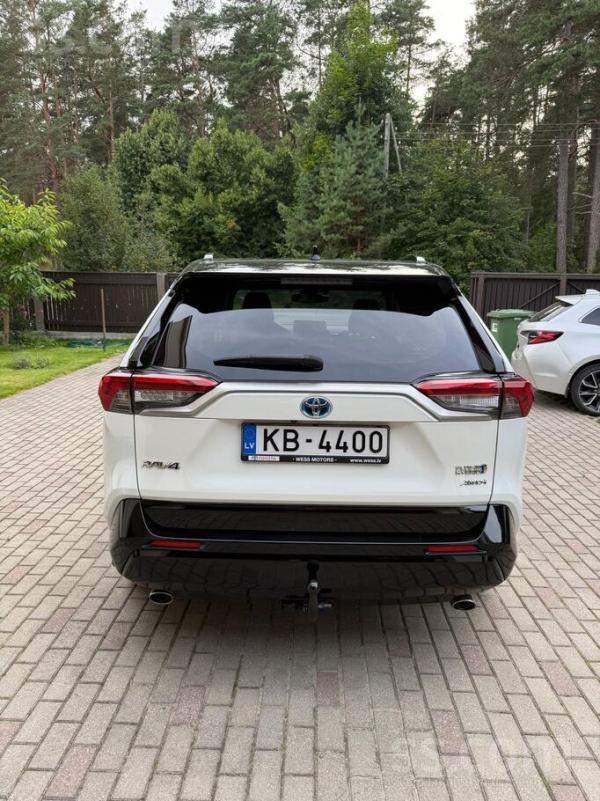 Toyota RAV4 2022 Rīga vietnē Balts Toyota RAV4 2022 Rīga, ar dzinēja tilpumu 2.50 L un nobraukumu 60 tūkst. km par 41500 €, foto 5 vietnē AUTOMOTO.COM.LV