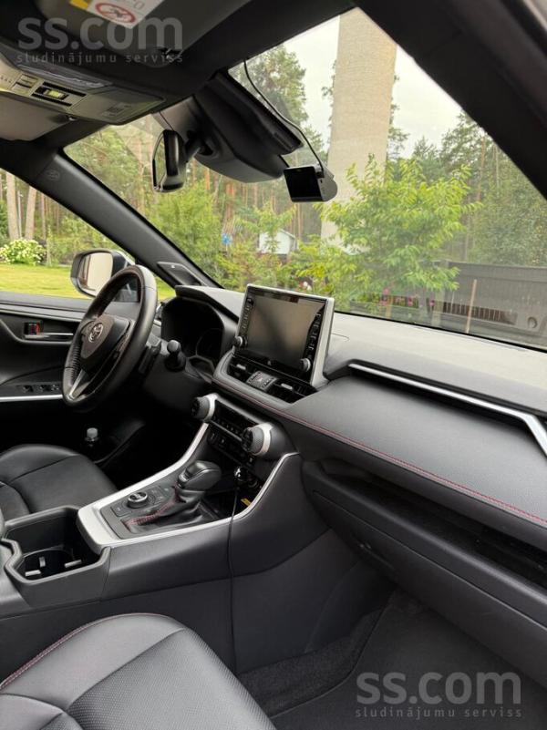 Toyota RAV4 2022 Rīga vietnē Balts Toyota RAV4 2022 Rīga, ar dzinēja tilpumu 2.50 L un nobraukumu 60 tūkst. km par 41500 €, foto 10 vietnē AUTOMOTO.COM.LV