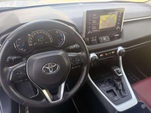 White Toyota RAV4 2022 in Vilnius, with an engine capacity of 2.49 L and mileage of 136 thousand km for 27500 €, photo 33 on AUTOMOTO.COM.LV
